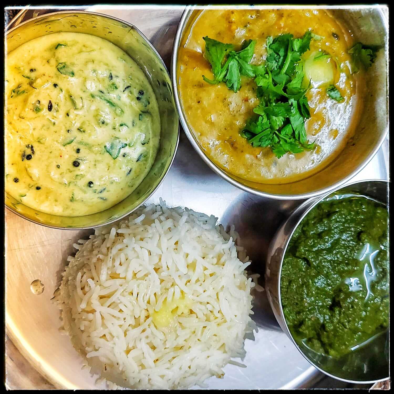 Tag 9 Uttarakhand: Kafuli mit Dubuk Vade und Kumaoni Raita - Chalo!Reisen